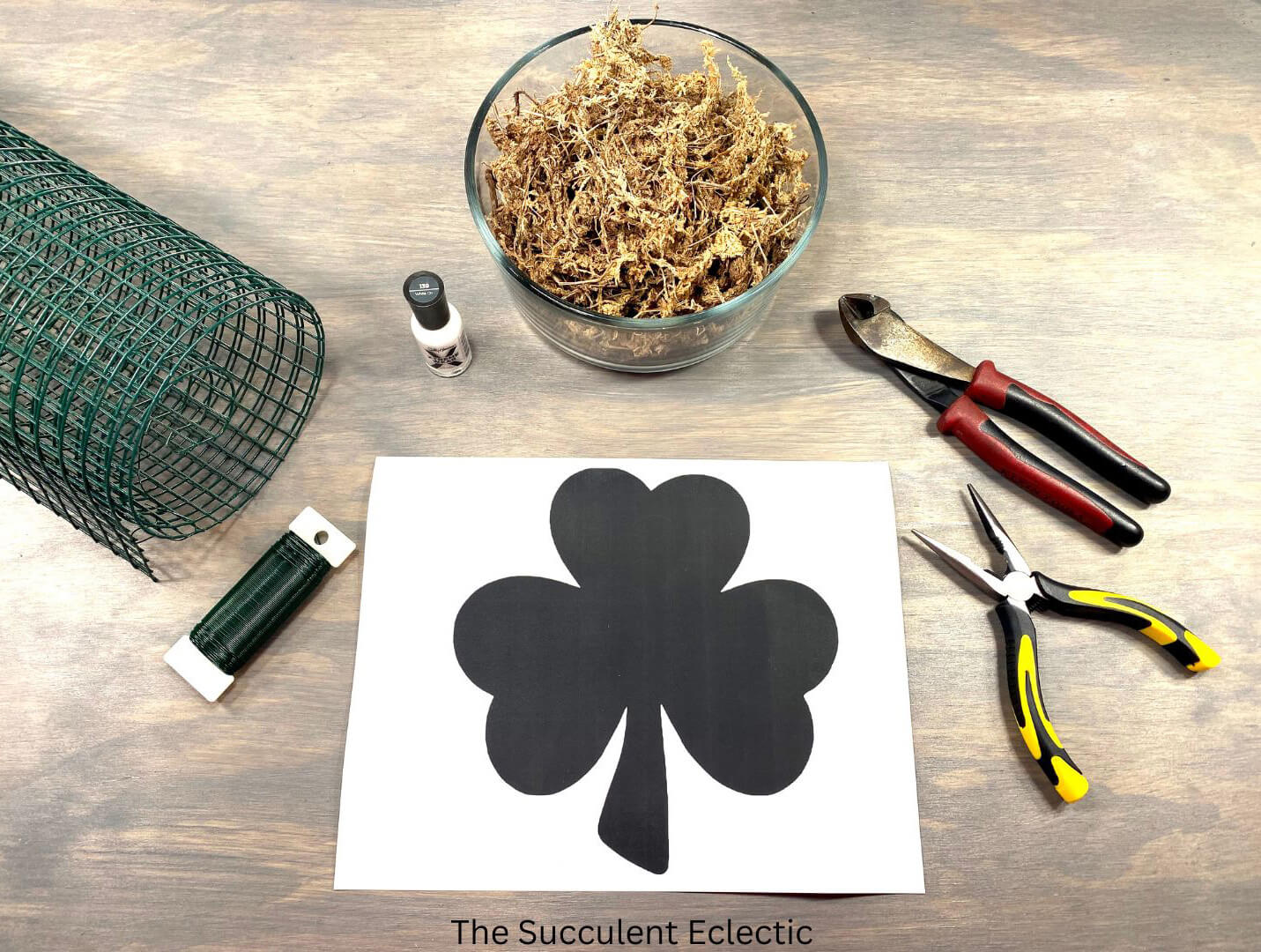 DIY Shamrock Planter + How to Make Any Shape Wire Planter! | The ...